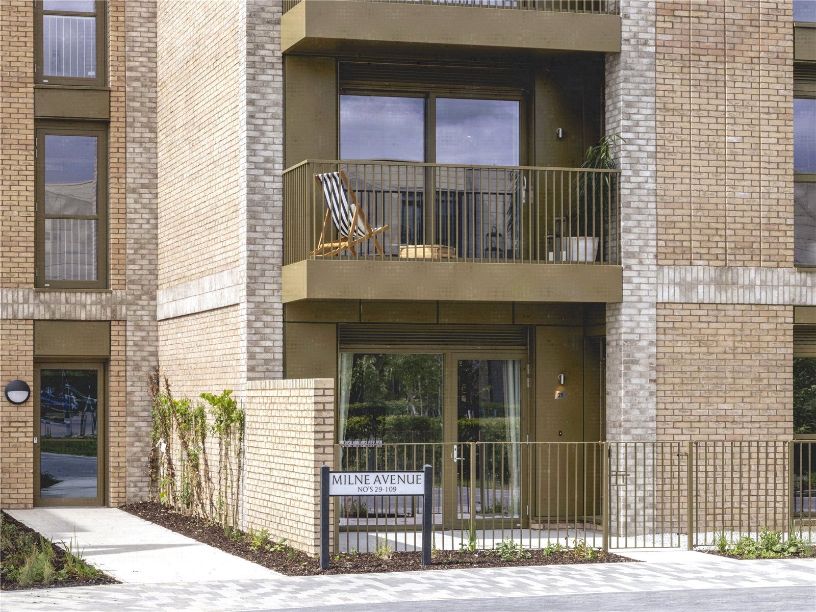 Dobb Way, Eddington, Cambridge, CB3 1DA